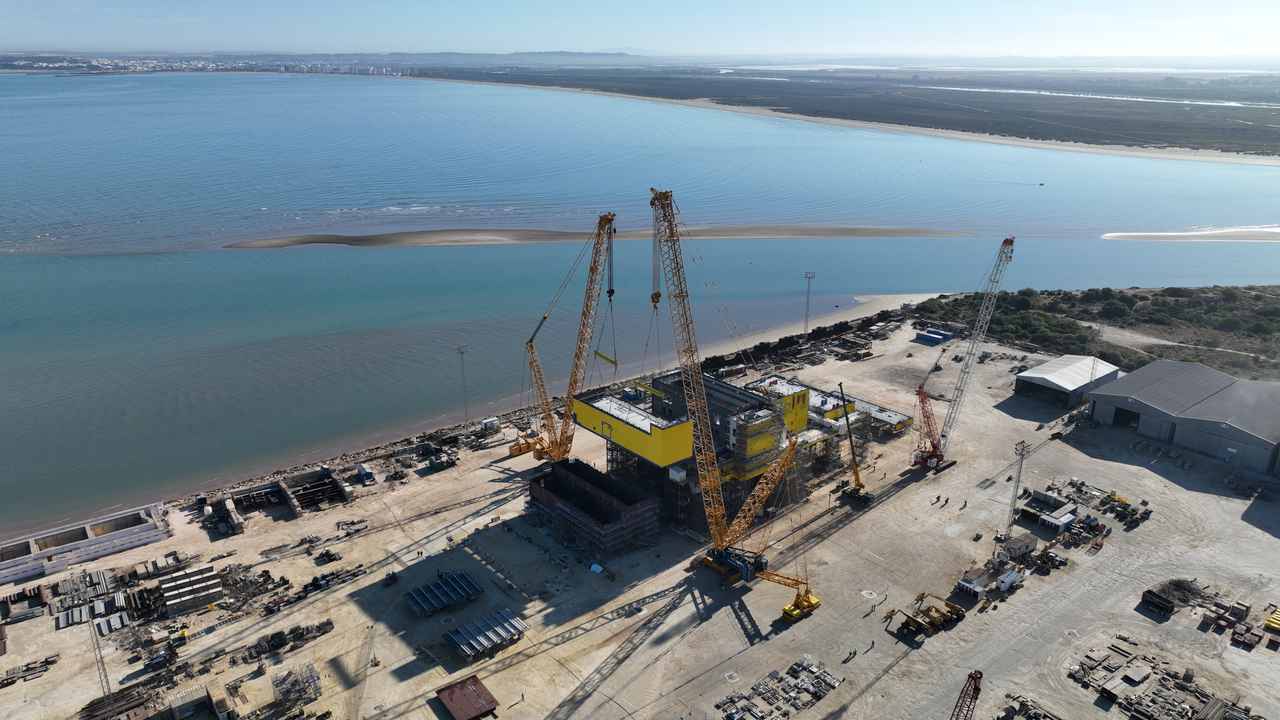 BorWin5 HVDC (High Voltage Direct Current) offshore platform - Cobra IS