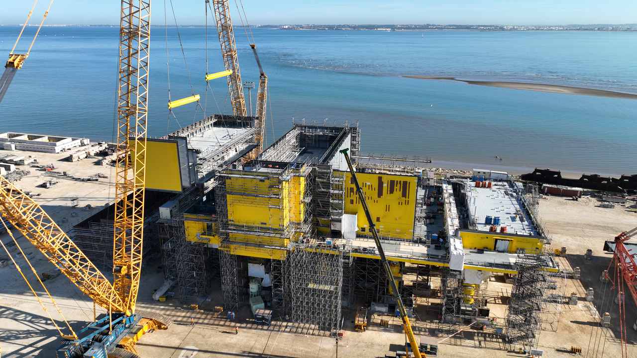 BorWin5 HVDC (High Voltage Direct Current) offshore platform - Cobra IS