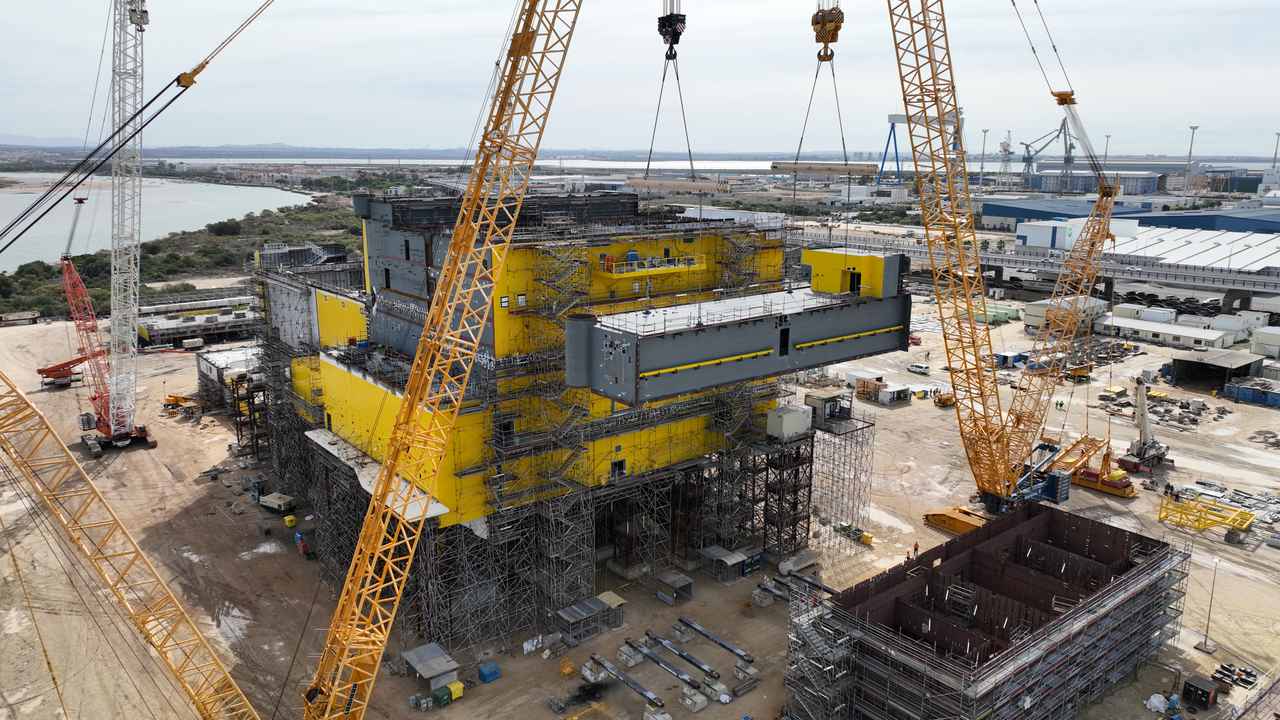 BorWin5 HVDC (High Voltage Direct Current) offshore platform - Cobra IS